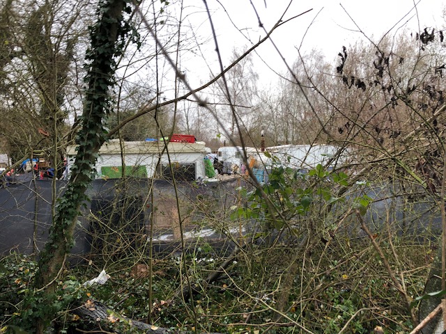 Creil : un camp de Roms à l'abris des regards, près de la zone ...