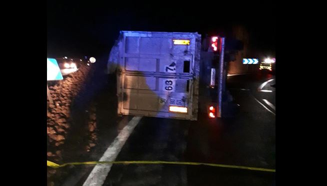 Méru : un camion transportant des betteraves se retrouve couché sur le ...